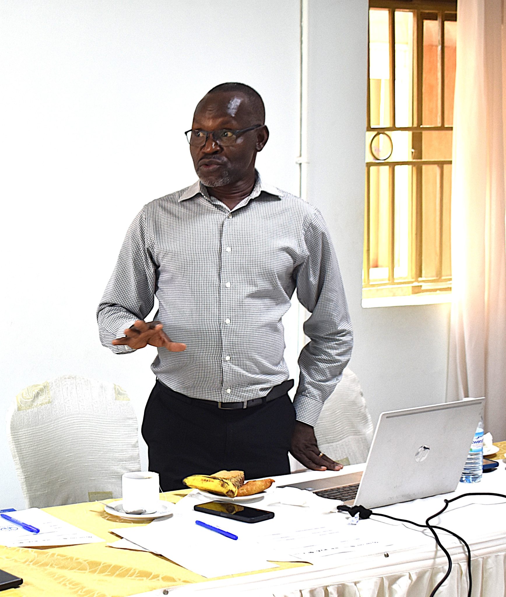 The PI, Dr Jackson Efitre introducing the project to the Research ...